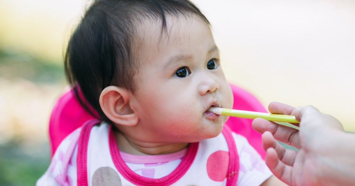7 Month Old Baby Feeding On Solid Food Doesn t Poop