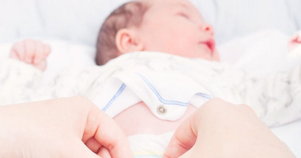 10 Infant Diapering Tips - How to Change Diaper Like A Boss!